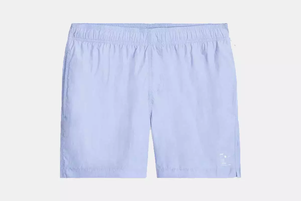 Tire isso de uma mulher: seus shorts de natação precisam ser mais curtos 655_8