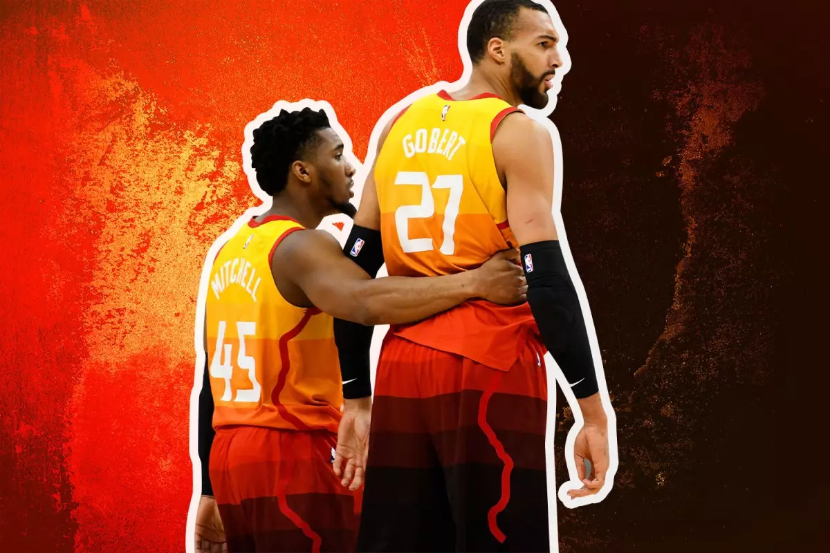 Donovan Mitchell thiab Rudy Gobert ua si rau Utah Jazz