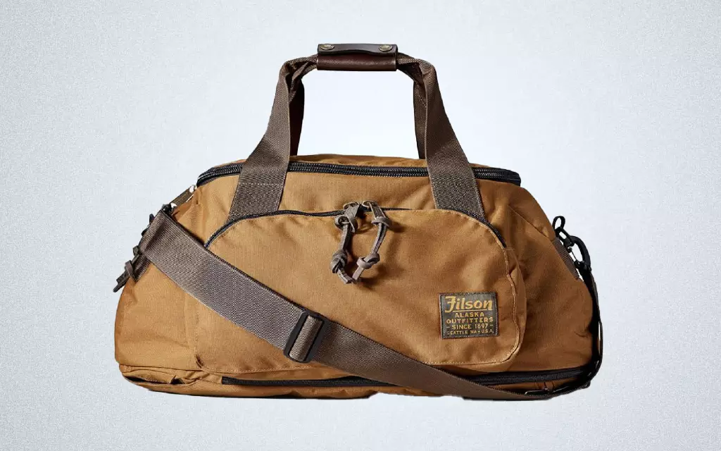 I-Filson Ballistic Nylon Duffel Backpack Hybrid ishintsha ukusuka ku-duffel ukuya kubhaka wangaphandle