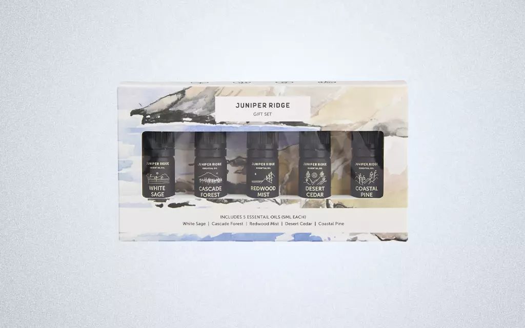 Juniper Ridge Fragrance and Body Wash trae os cheiros do aire libre dentro cunha colección de fragrâncias e lavados