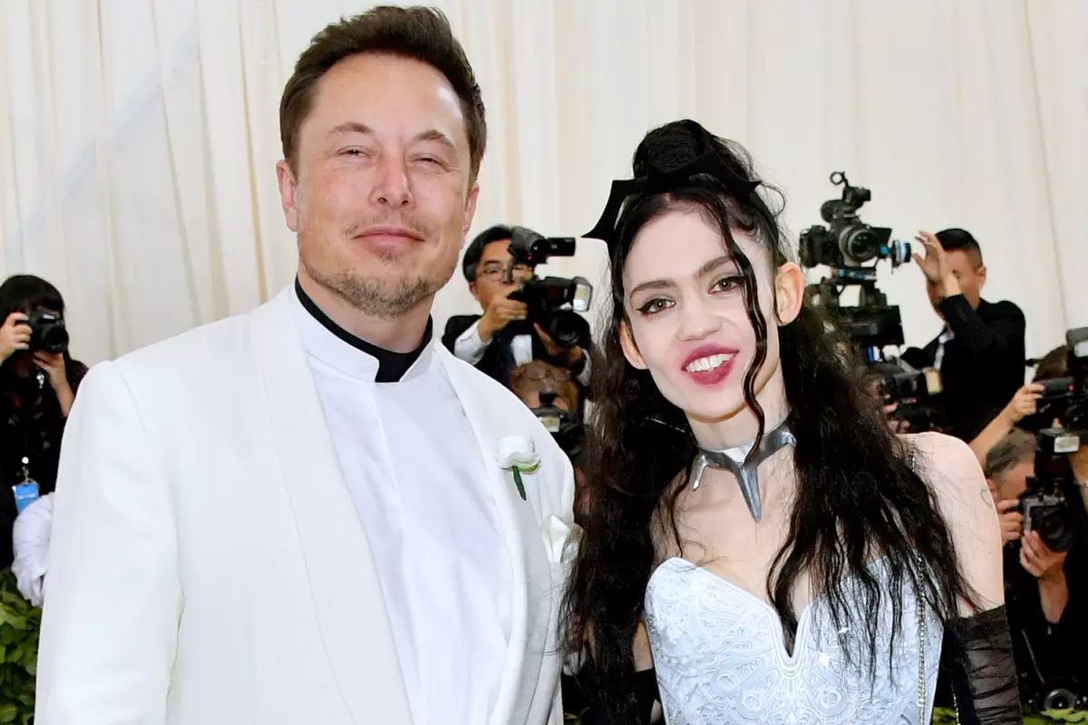 Ang Elon Musk Dayag nga Wala Nagpundo sa Karera ni Grimes