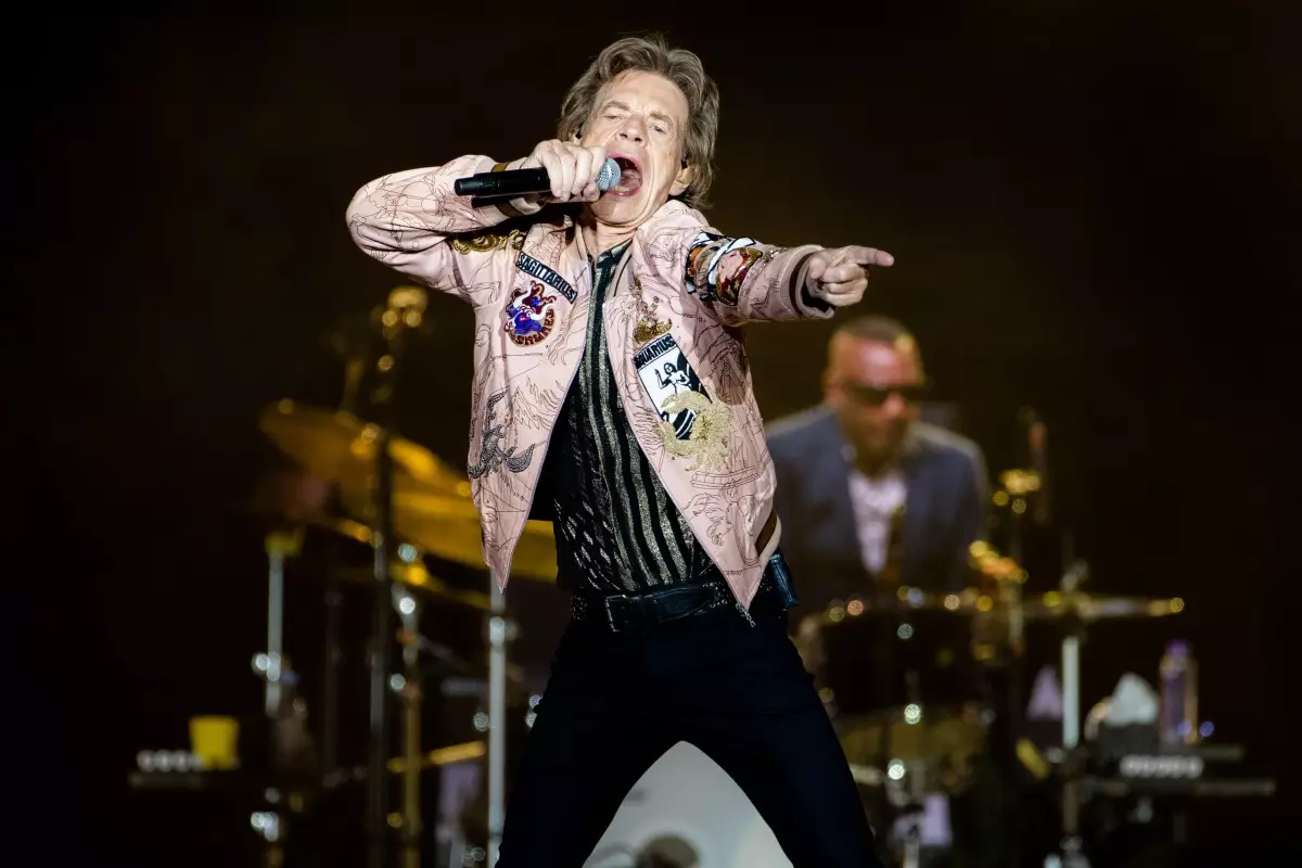 Mick Jagger ריספּאַנדז צו Paul McCartney ס "בלוז קאָווער באַנד" באַליידיקונג וועגן די שטיינער