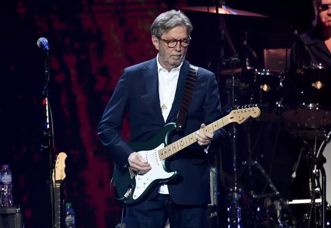 Stratul din 1954 al lui Eric Clapton, care se așteaptă să se vândă cu milioane, nu reușește să obțină o singură ofertă