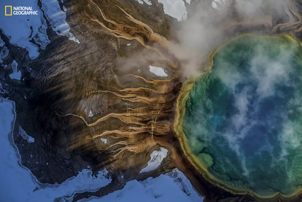 DOZVOLJENA UPOTREBA: Ova se slika može besplatno preuzeti ili dati na drugi način za jednokratnu upotrebu za pokrivanje ili promociju časopisa National Geographic od svibnja 2016. i isključivo u vezi s tim. Nije dopušteno kopiranje, distribucija ili arhiviranje. Podlicenciranje, prodaja ili preprodaja je zabranjena. POTREBNI ZNAČAJ I OPIS: Sve upotrebe slike moraju sadržavati obavijest o autorskim pravima i biti ispravno pripisane relevantnom fotografu, kao što je prikazano u ovim metapodacima, te moraju biti popraćene natpisom koji upućuje na NGM. Svaka upotreba u kojoj se slika pojavljuje bez odgovarajuće obavijesti o autorskim pravima, autorskog zasluga fotografa i natpisa koji upućuje na NGM podliježe plaćenom licenciranju. Obvezni zahtjevi za korištenje: Obvezni zahtjevi za korištenje: (Napomena: možete odabrati XX robne slike za internetsku upotrebu i XX slike za ispis/bez robne marke) (u redu je ostaviti XX, obično bi to bilo 5 online i 3 za ispis, ali ovo problem se ne postavlja kao obično jer je cijelo izdanje posvećeno jednoj temi) (Anna će uključiti ovaj jezik u tijelo teksta u e-porukama koje šalje i tada će popuniti XX.) svaka slika ©Ime fotografa/National Geographic2. Prikažite svibanjsku naslovnicu National Geographica negdje u postu (zasluge: National Geographic) osim ako koristite samo jednu sliku3. Navedite istaknutu vezu na: (Anna će vam dati vezu) na vrhu svog djela, ispred fotografija4. Spomenite da su slike iz