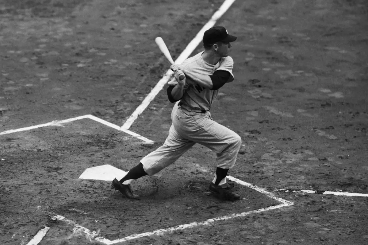 Mickey Mantle bermain dalam permainan Yankees