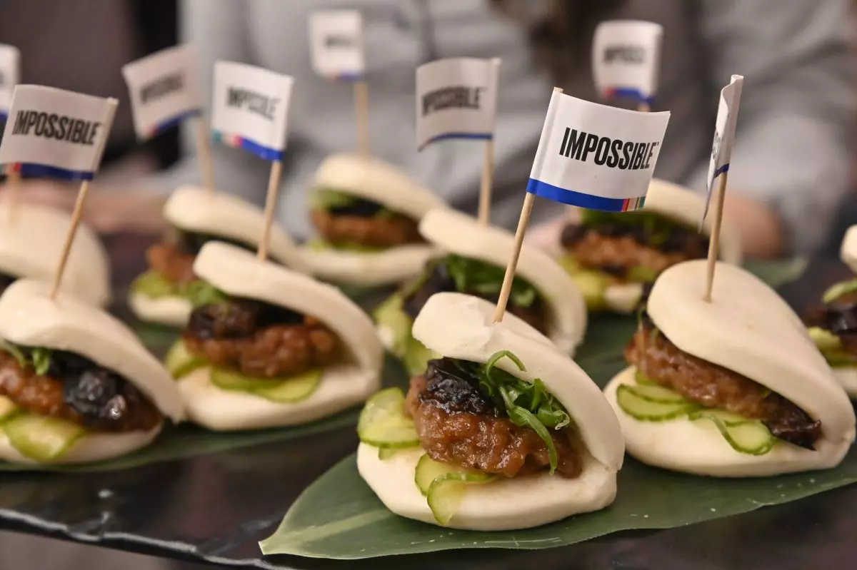 Impossible Foods เปิดตัวหมูและไส้กรอกจากพืช