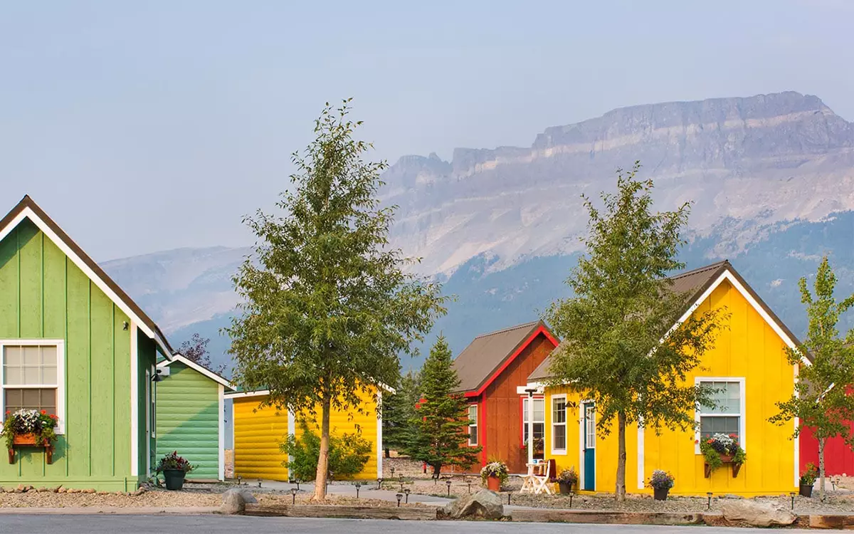 Jo kinne no bliuwe yn in Tiny Home Park twa minuten fan Glacier National Park