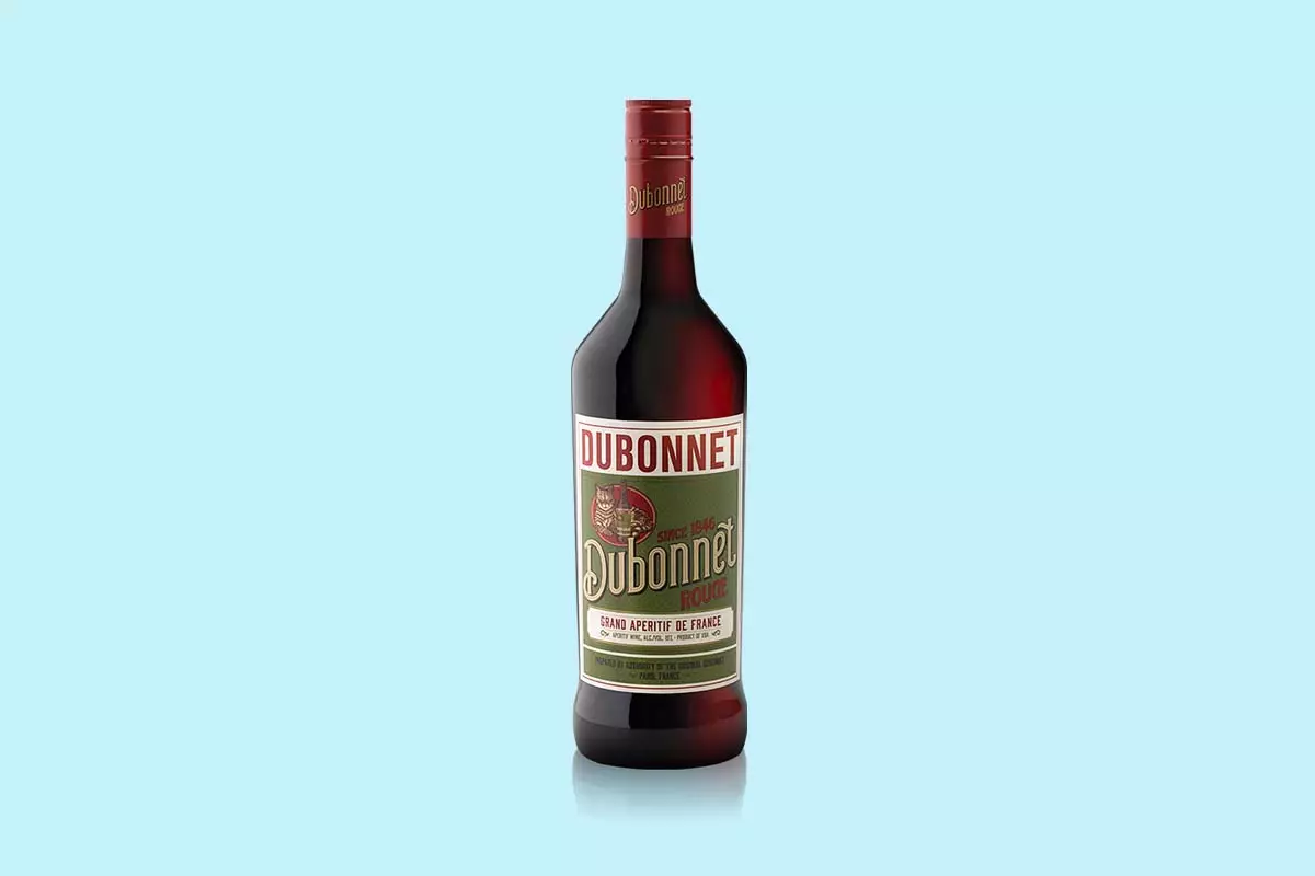 Eine Flasche Dubonnet