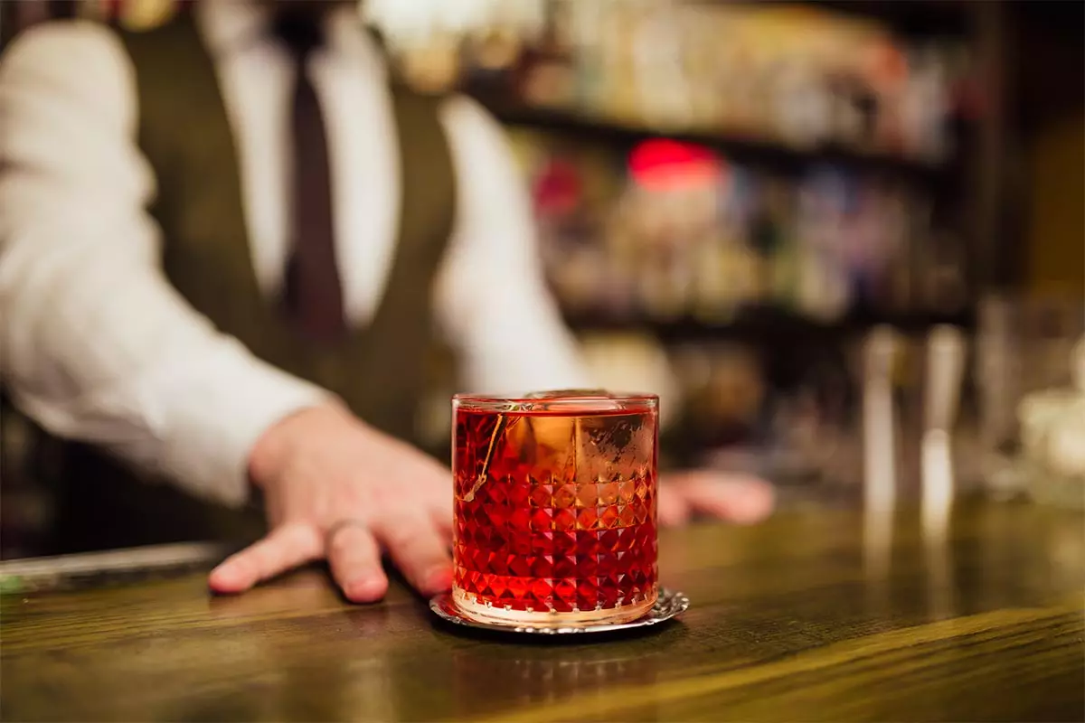 7 baruri excelente care se concentrează pe un singur cocktail