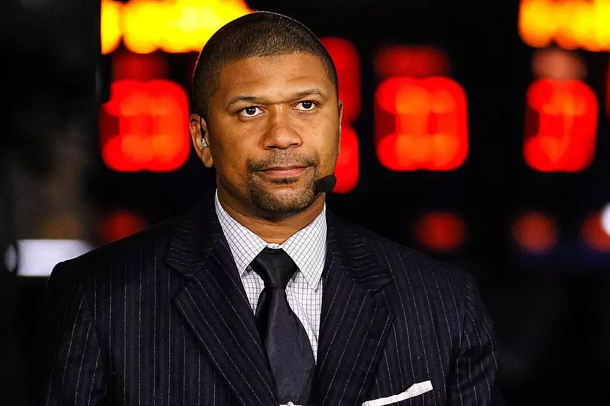 2013年のNCAAゲームの前のESPNアナリストJalenRose。（Michael Hickey / Getty）