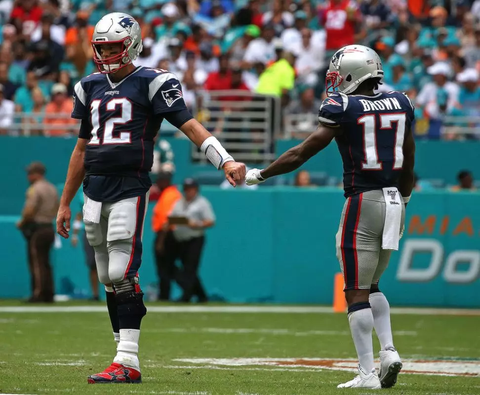 Mgbakọ Tom Brady-Antonio Brown na-ekwu na ọ gaghị ekwe omume