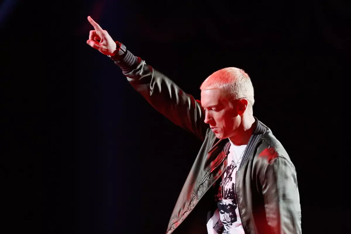 Eminem Detroyt kasalxonasi ishchilariga "Onamning spagetti"sini hadya qildi