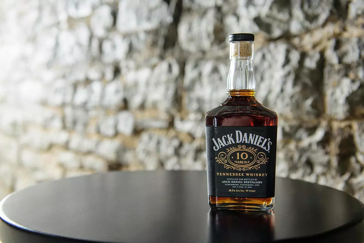 Агляд: 10-гадовы віскі Jack Daniel's - гэта яго першы ўзрост з моманту забароны